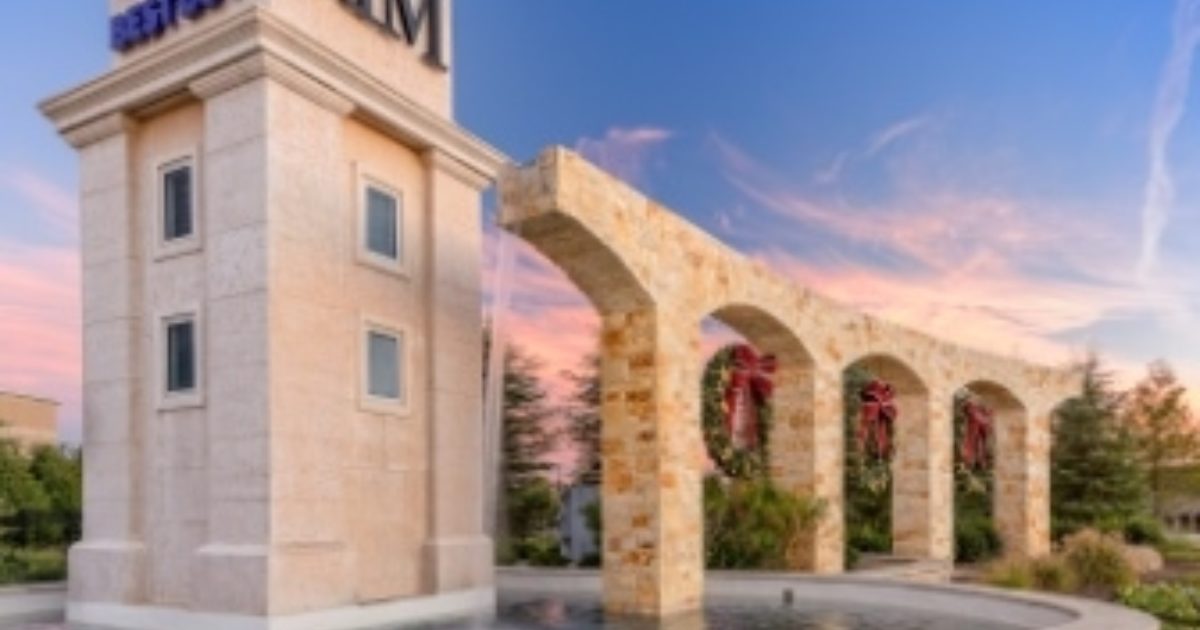 Hines Global REIT Acquires Outdoor Retail Center in Texas - Hines