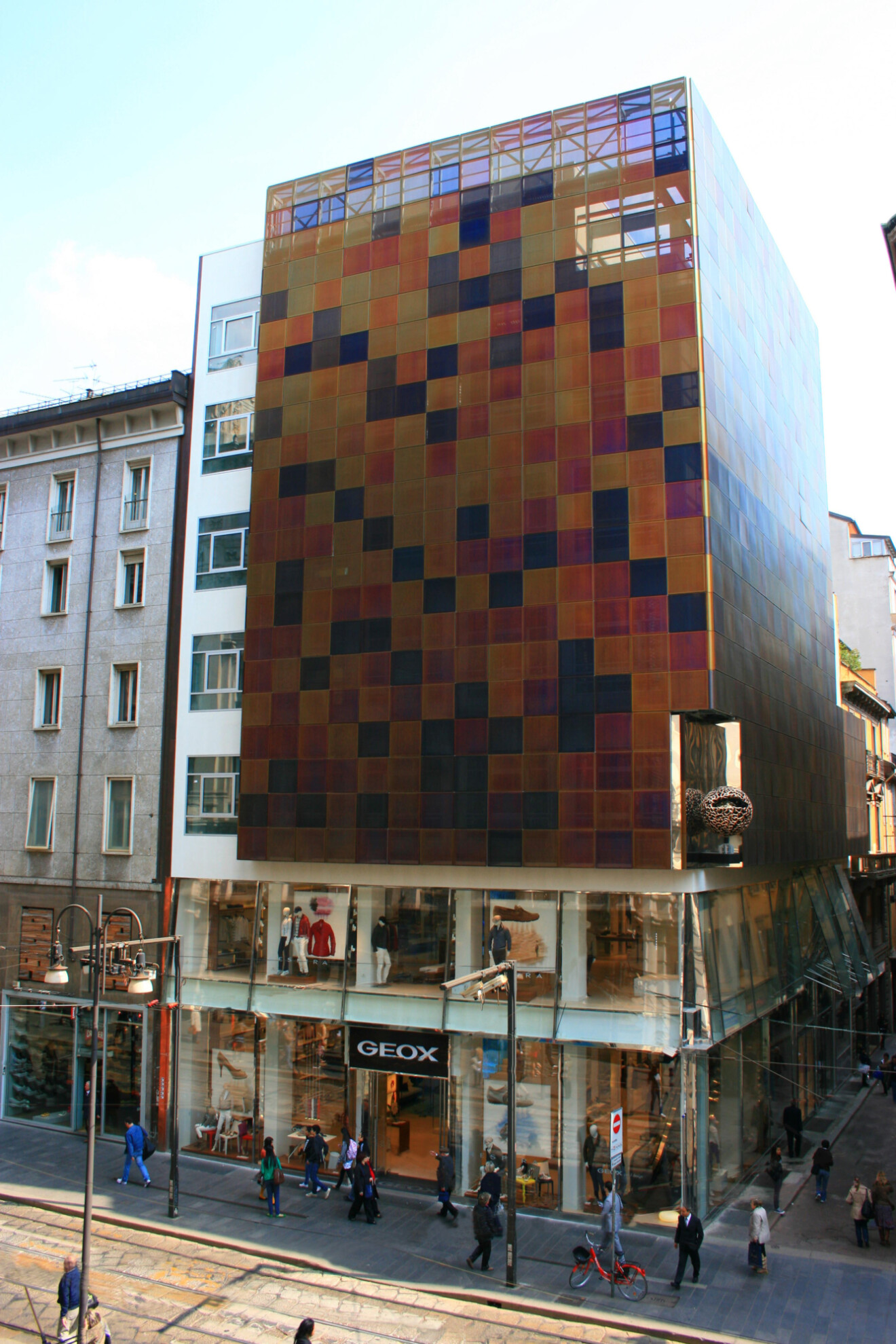 Hines Acquires Flagship High-Street Retail Asset in Milan - Hines